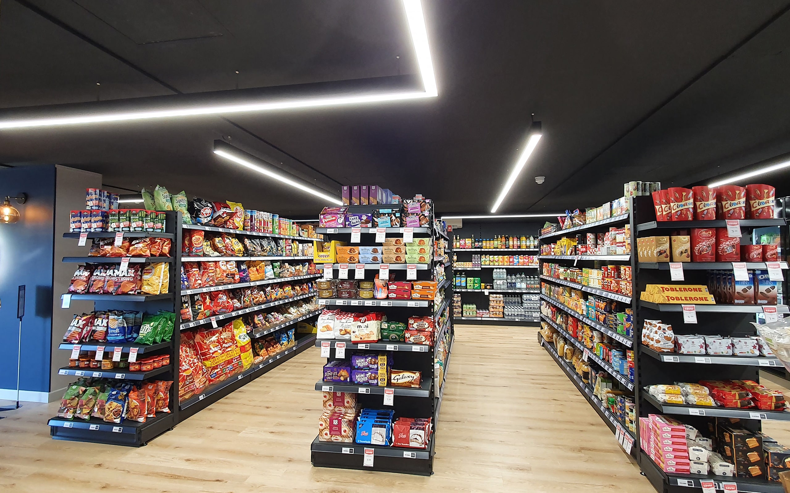 Retail Unit - Mount Lighting